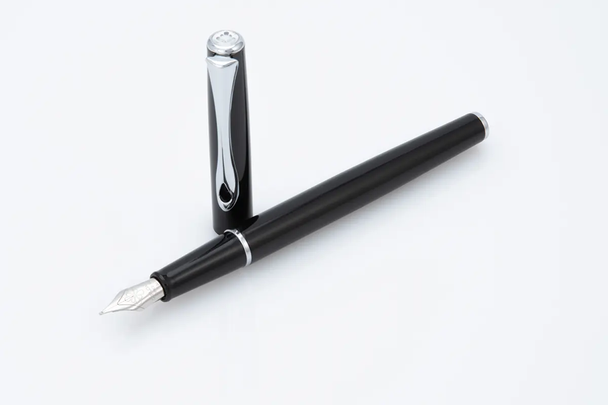 Fountain pen Traveller Lacquered chrome - Diplomat Pen